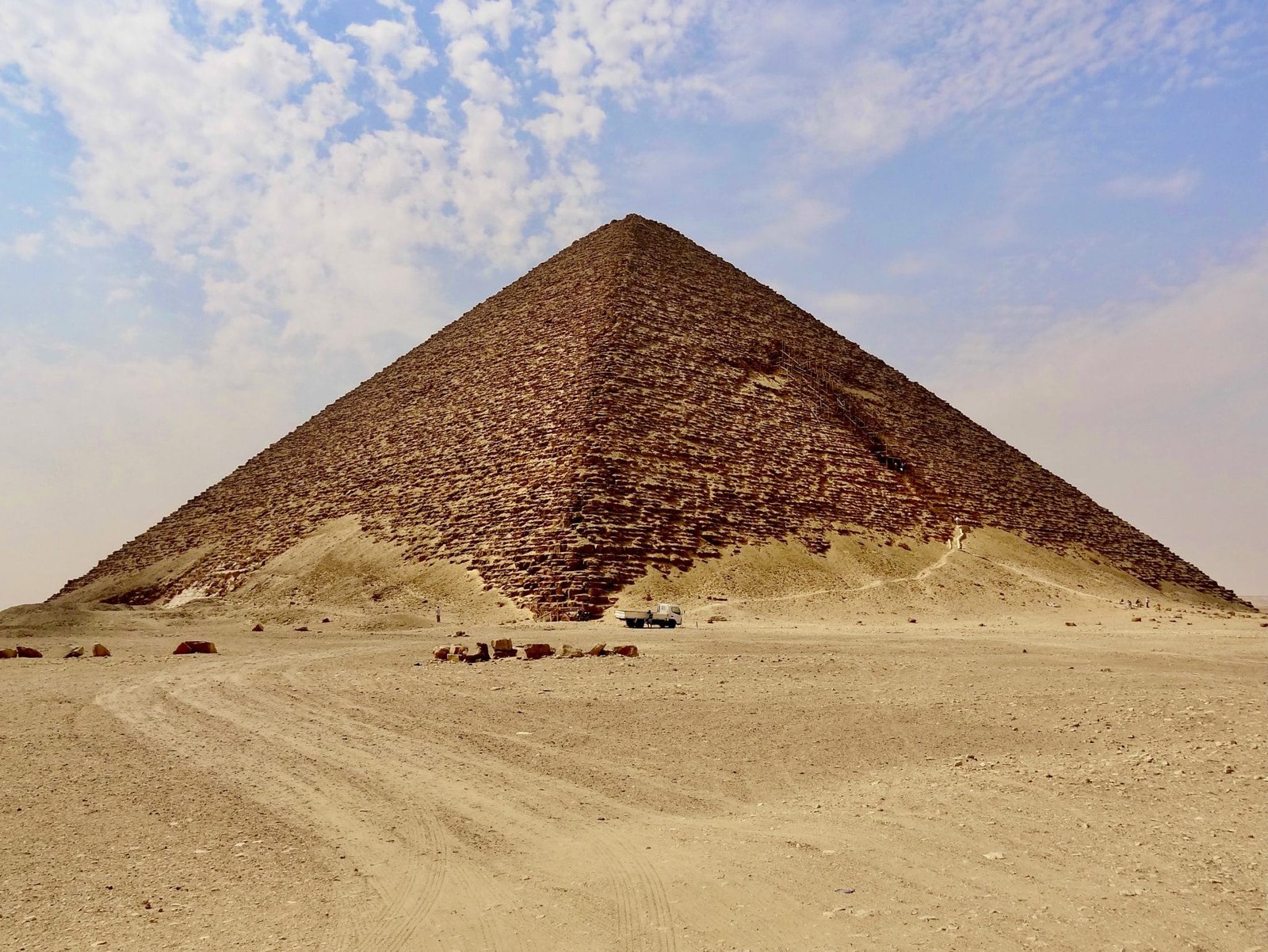 The Red Pyramid | Discover the Fascinating Facts and Mysteries in 2023